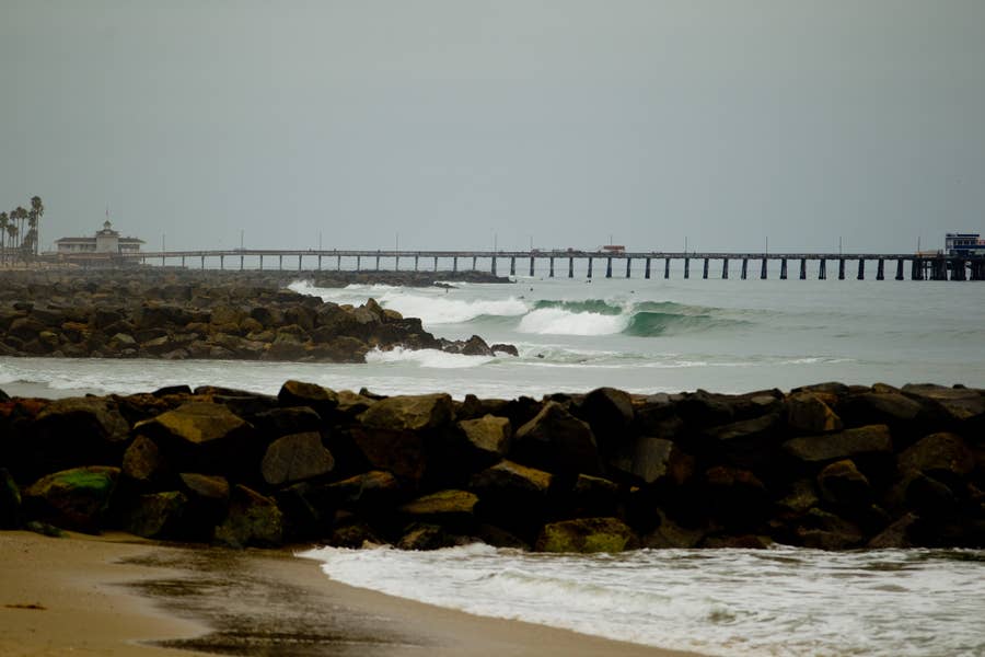 ISD: Newport Beach - Surfer