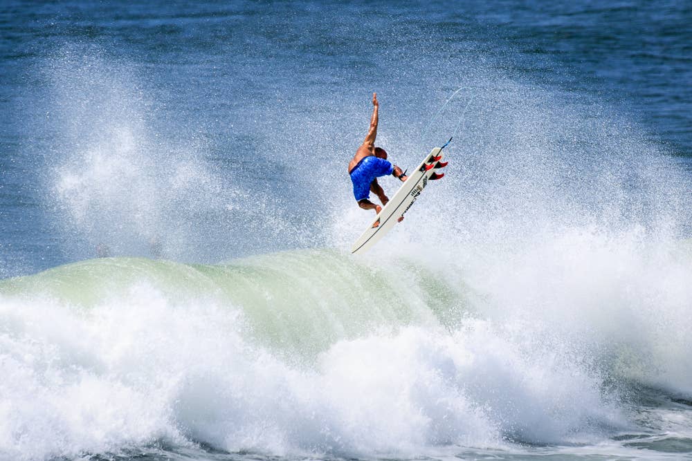 Kelly Slater Goes To Japan, Rides Weird Board - Surfer