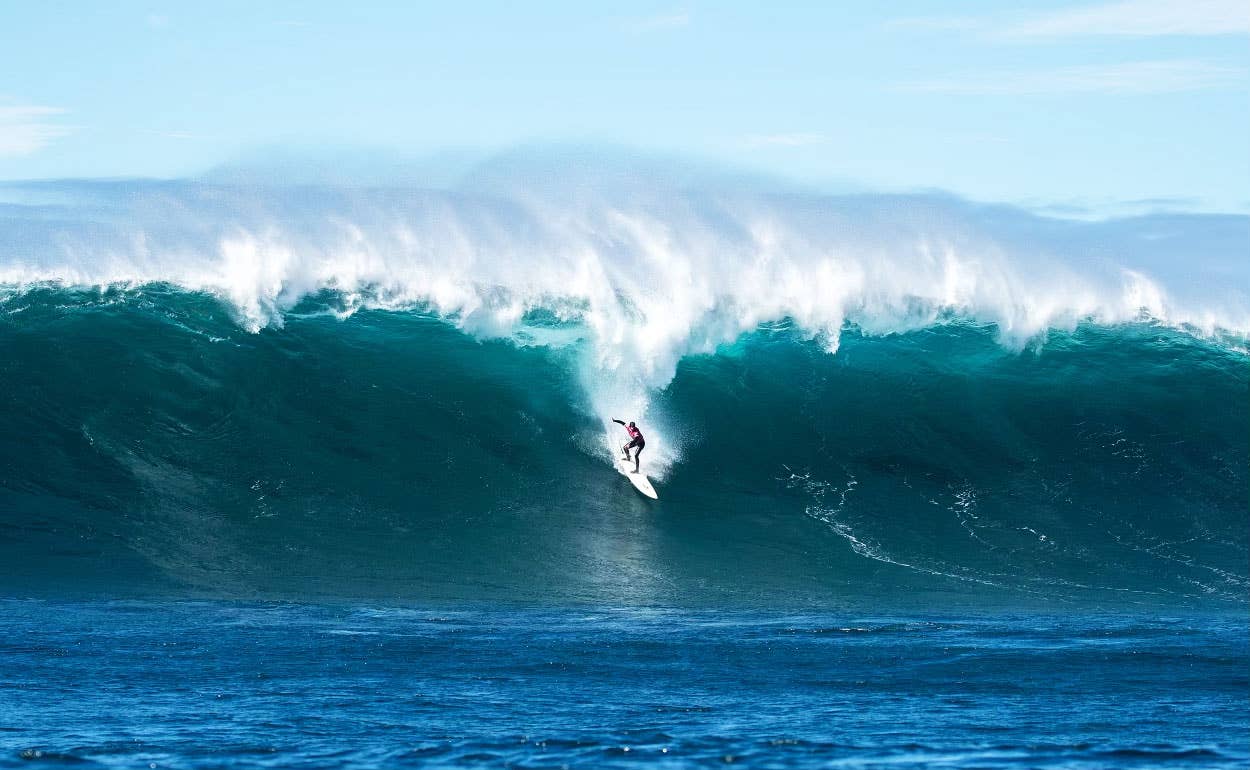 25-Foot Swell Incoming for Thriller at Killers Big Wave Surf Contest ...