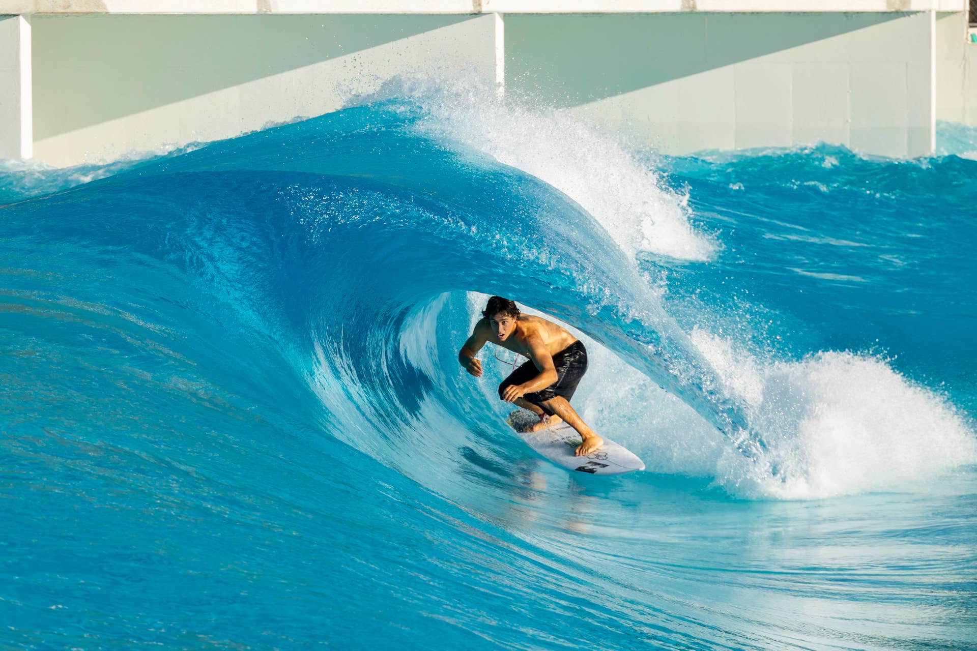 Palm Springs Surf Club for Dummies - Surfer