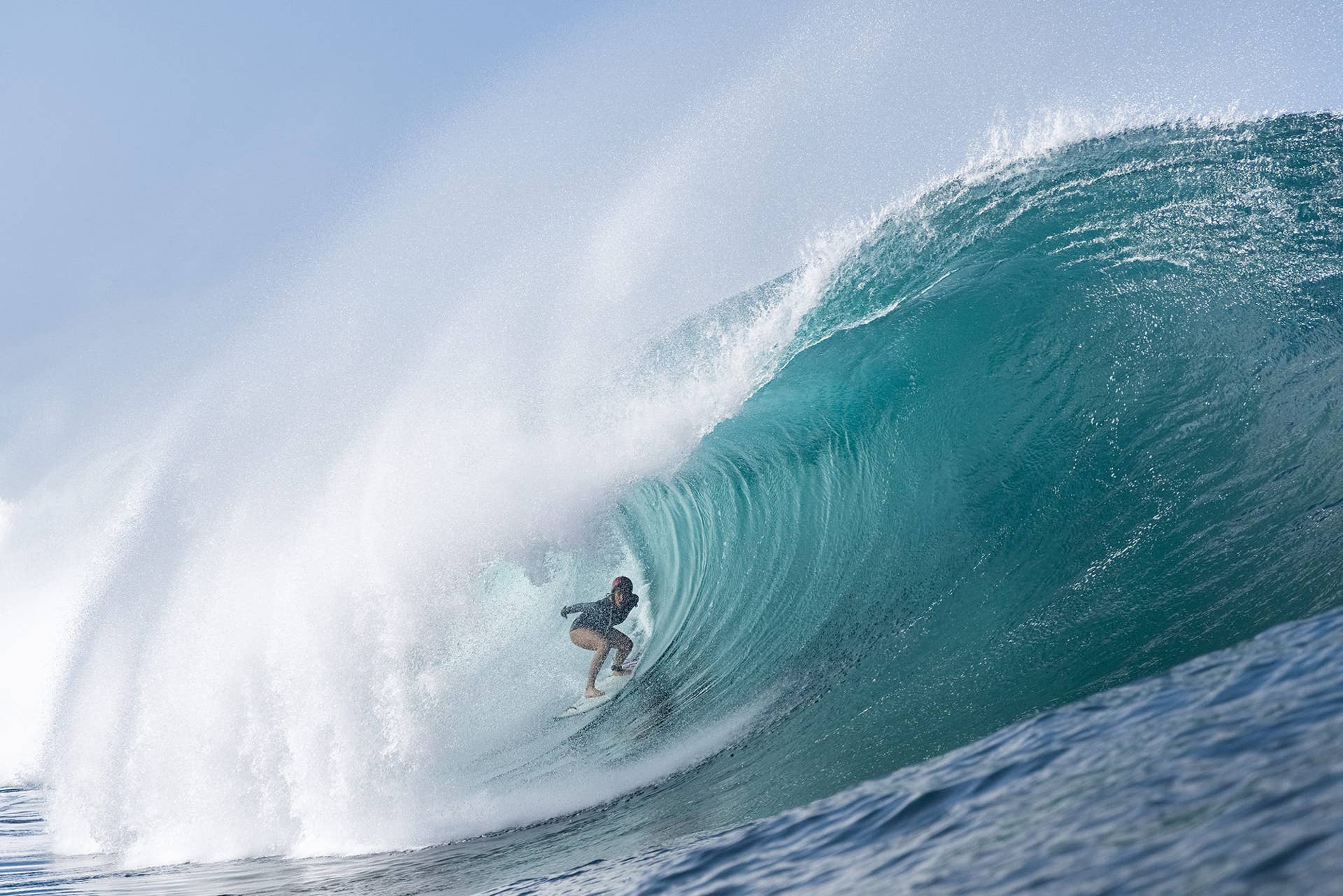 Bethany Hamilton Falls From the Sky at Pipeline (Video) - Surfer