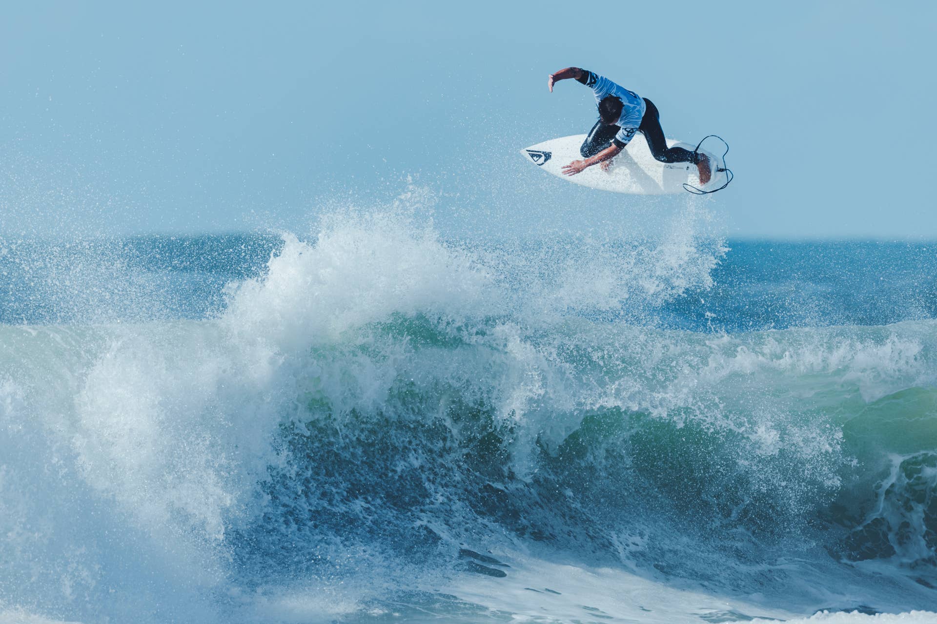 French Surfers Defend Home Sandbar, Hold Off Kelly Slater to Win 2024 ...