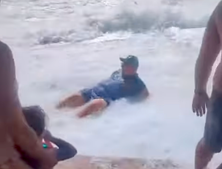 60-Foot Rogue Wave Captured in Pacific Ocean (Video) - Surfer