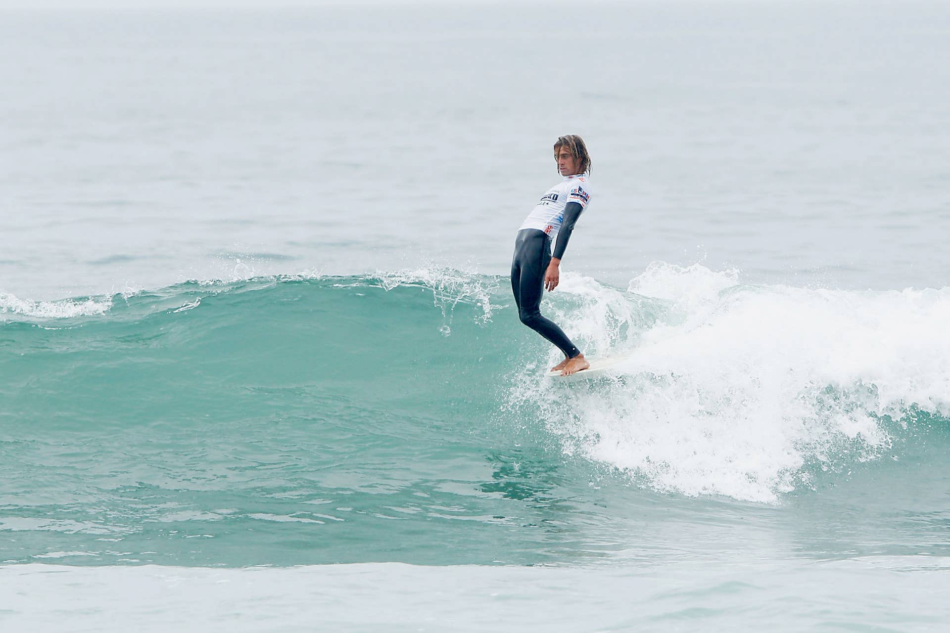 Do the Beaches in Bermuda Have Waves? (Plus Surf Guide) - Surfer