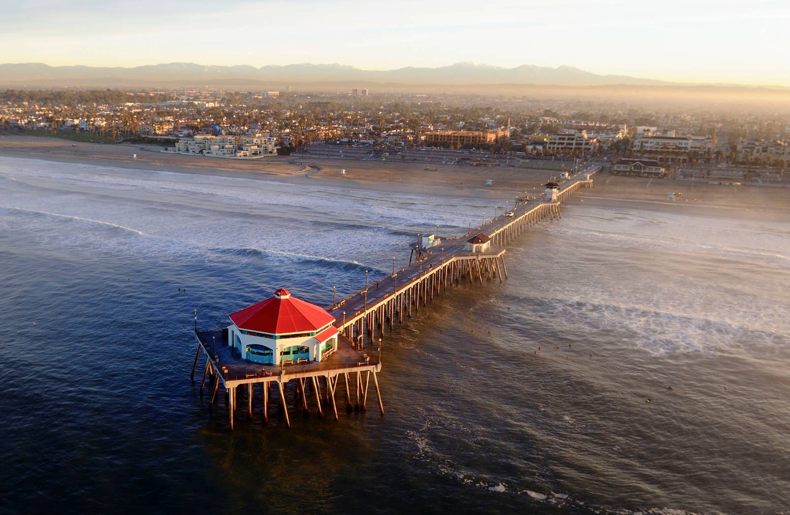 Alleged Suicide Attempt at Huntington Beach Pier - Surfer