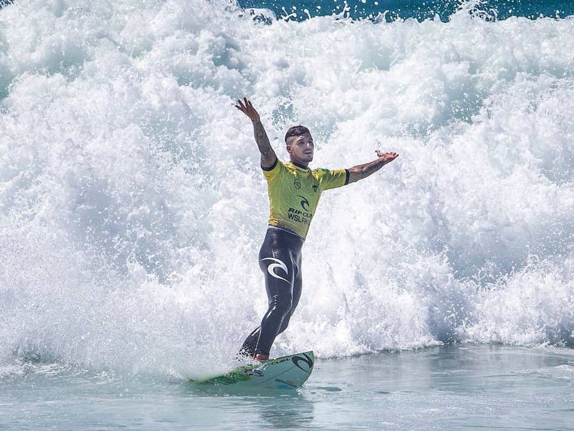 World Surf League Event News - Surfer