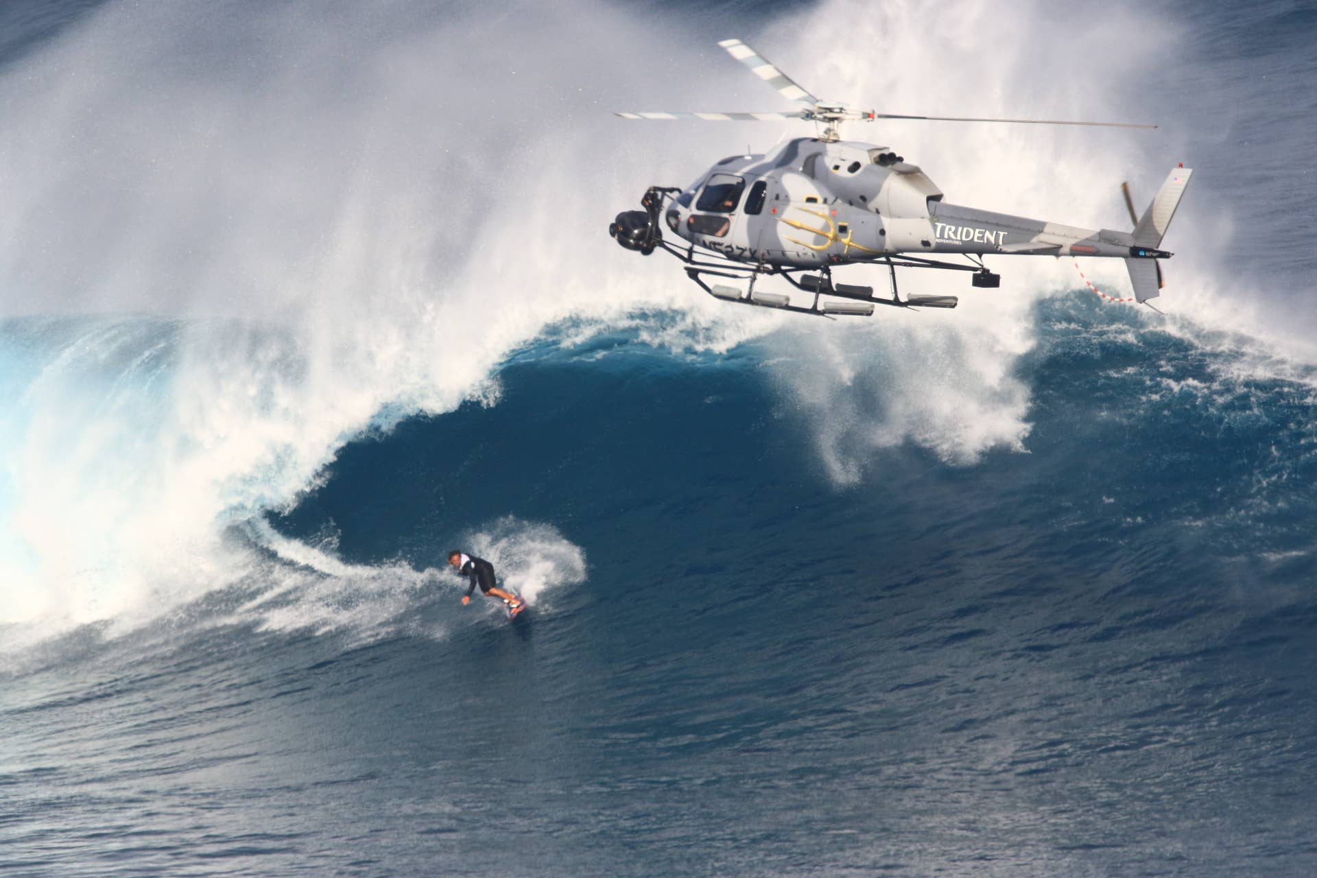 Photo Gallery: Jaws Still Flexes in Under-The-Radar Swell - Surfer