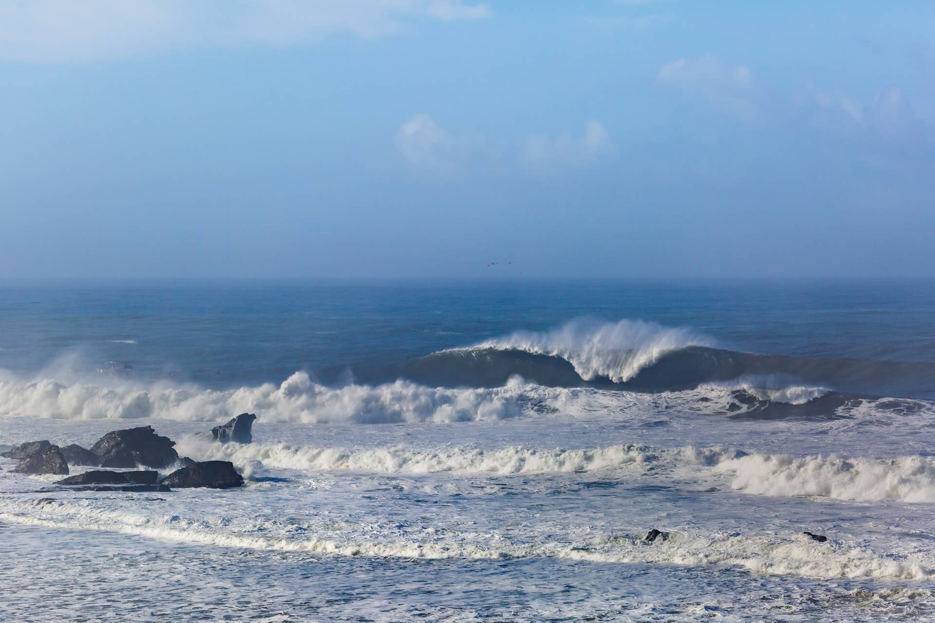 20ft Winter Swell Aimed at California, Warnings Issued - Surfer