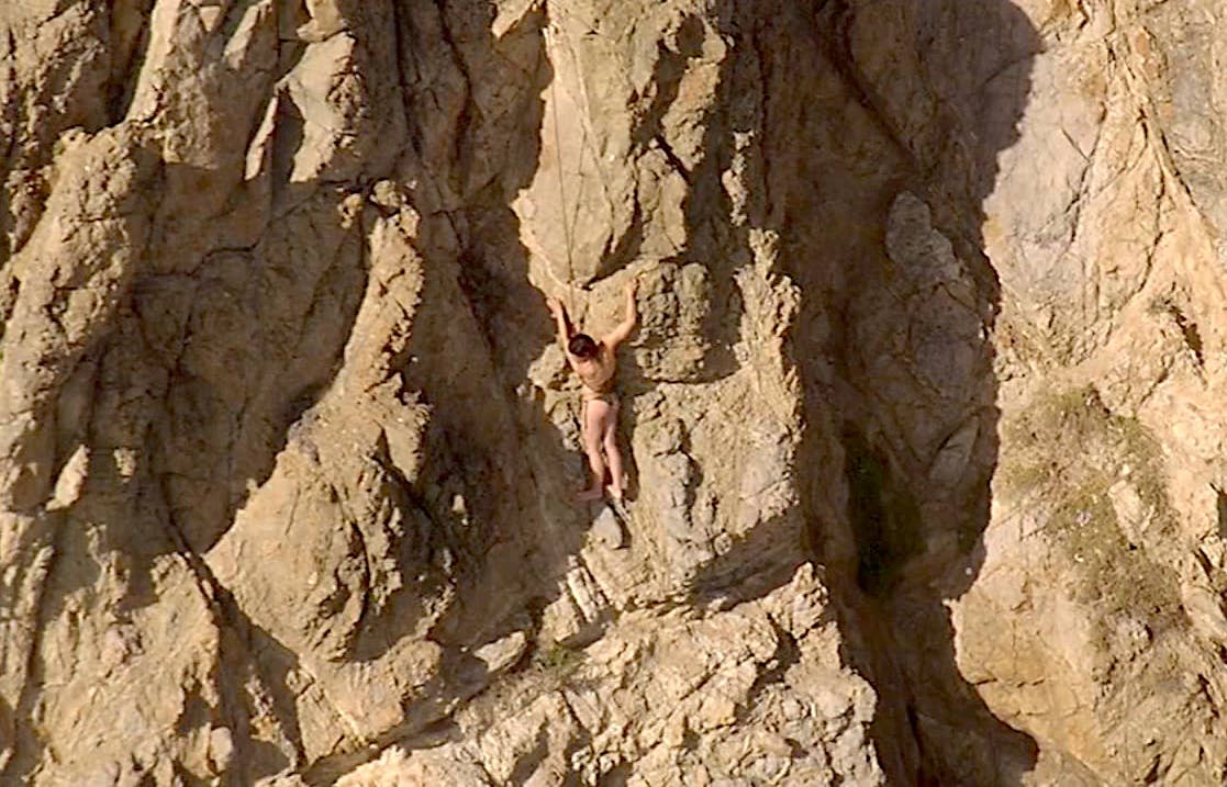 San Francisco Woman Saved From 70ft Ocean Beach Cliff (Video) - Surfer