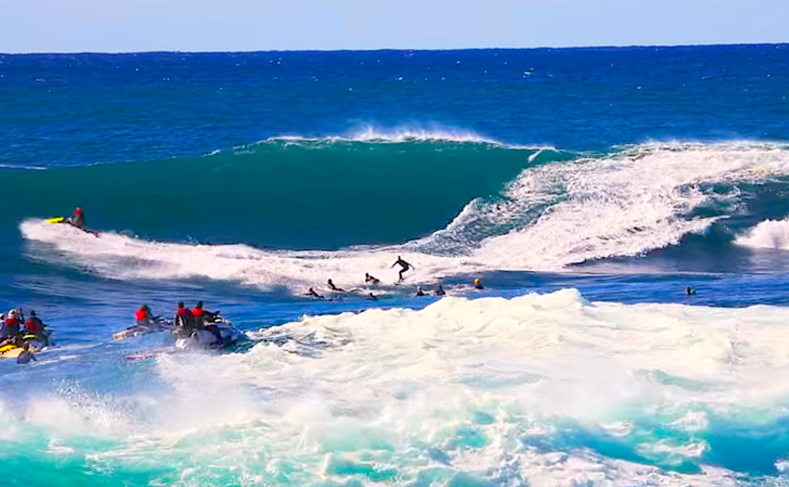 20ft Sydney Slab Session Ends in Jet Ski Chaos (Video) - Surfer