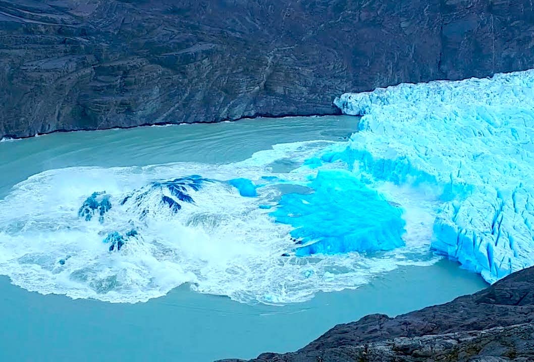100-Foot Glacier Collapse Triggers Giant Waves (Video) - Surfer