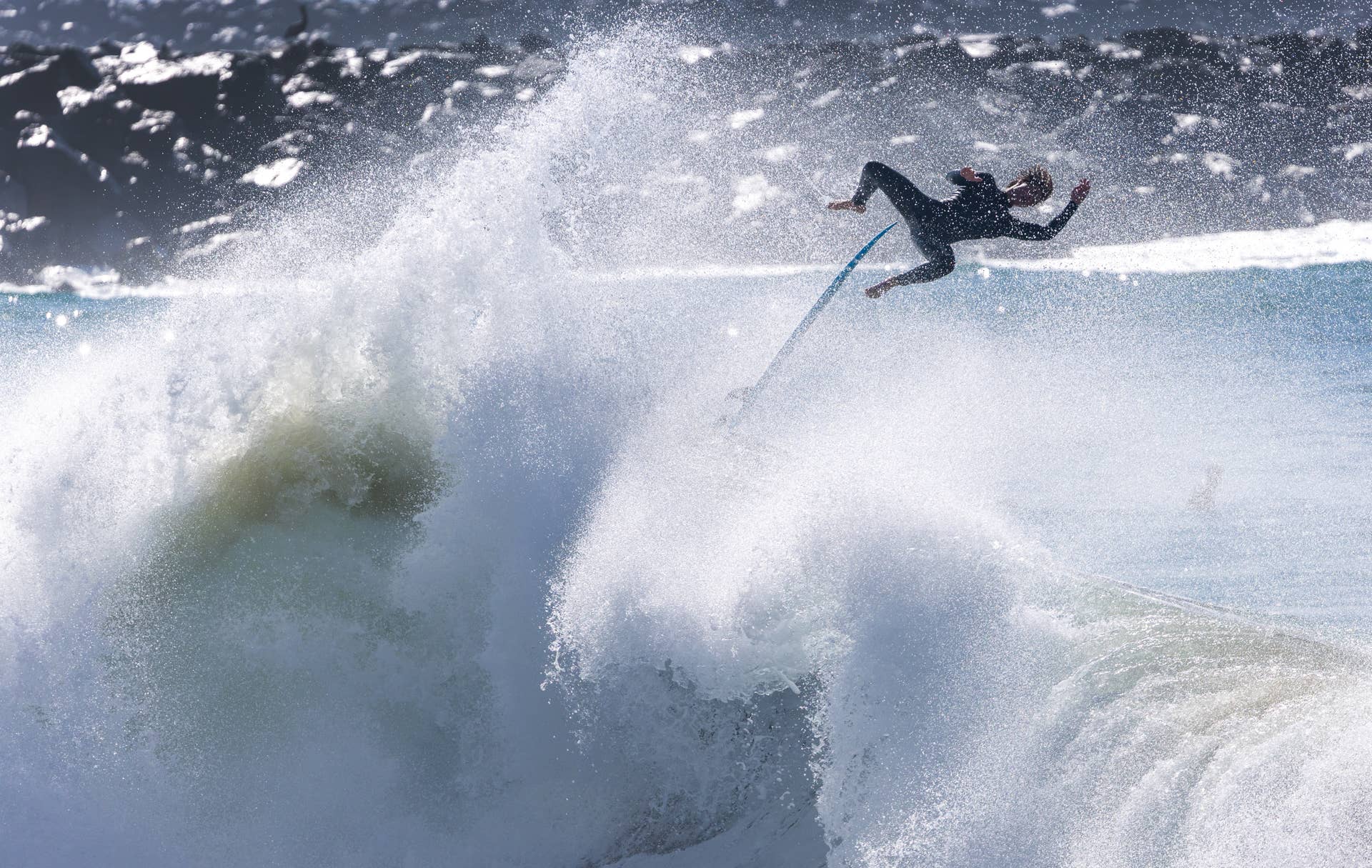 How Big‑Wave Legends Survive Wipeouts by Relaxing Underwater - Surfer