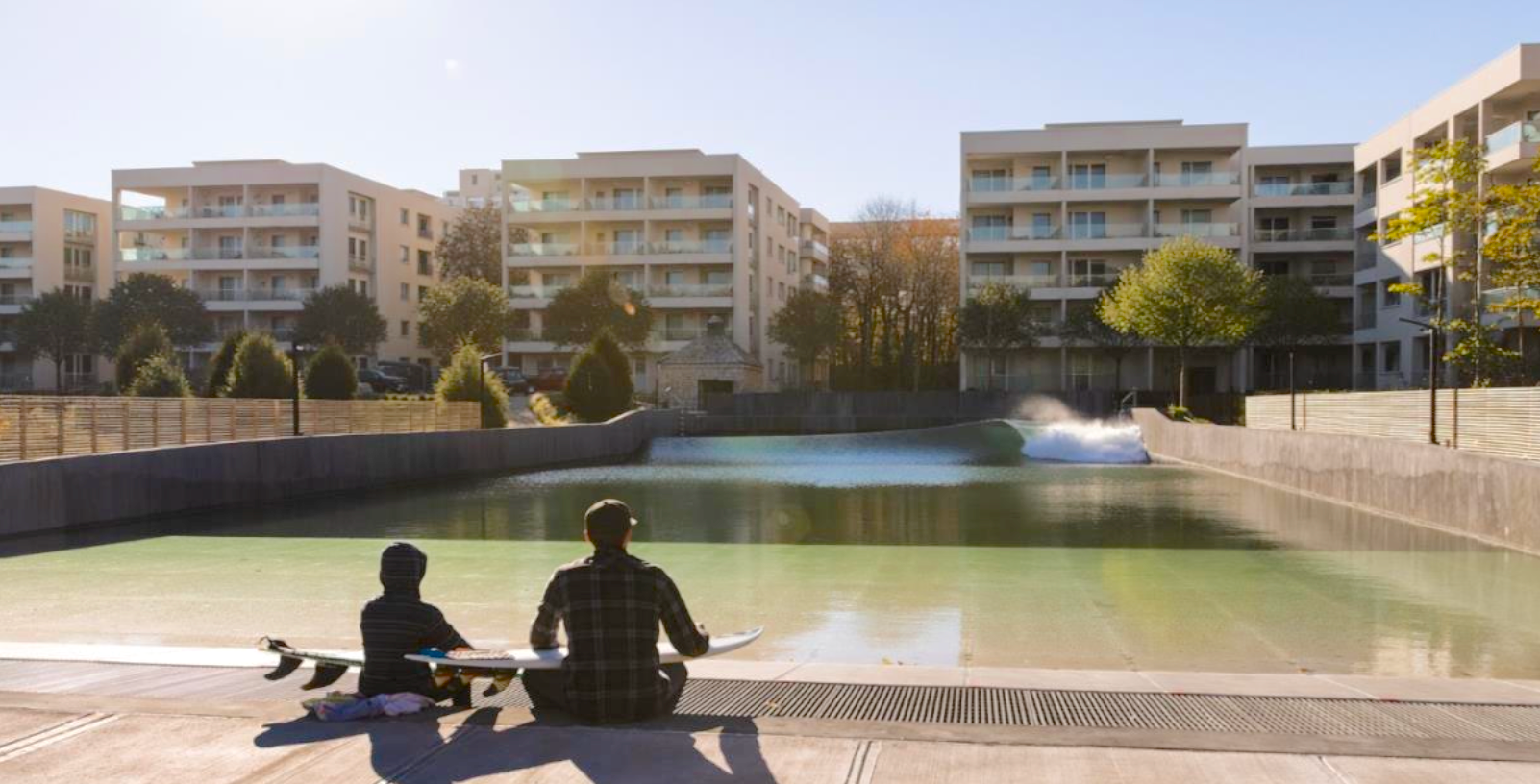 SurfLoch GT100 Wave Pool Packs 8ft Barrels at Home - Surfer