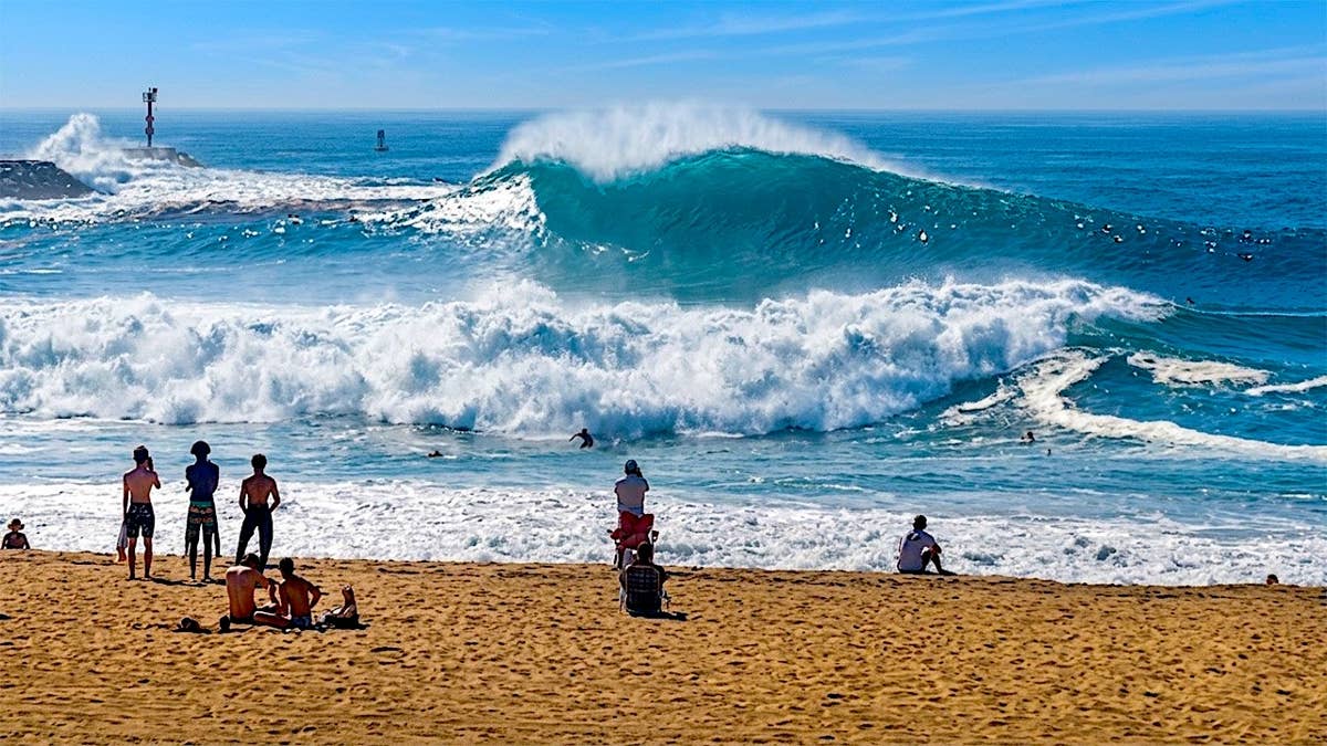 20-Foot Swell Explodes at The Wedge in Rare March Event - Surfer