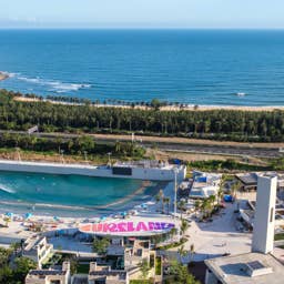 How Do Wave Pools Work? - Surfer