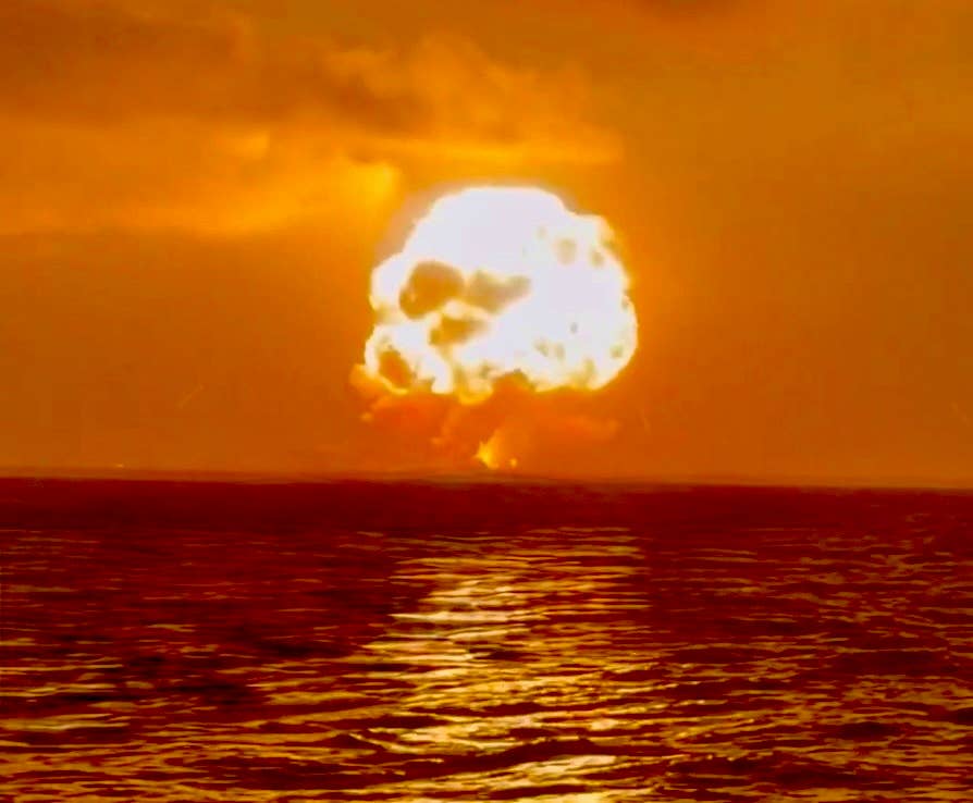 Jeff Bezos Rocket Explodes Like Nuclear Bomb (Video) - Surfer