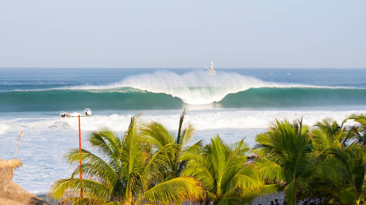 Puerto Escondido Sees Biggest Swell in 10 Years (Video) - Surfer