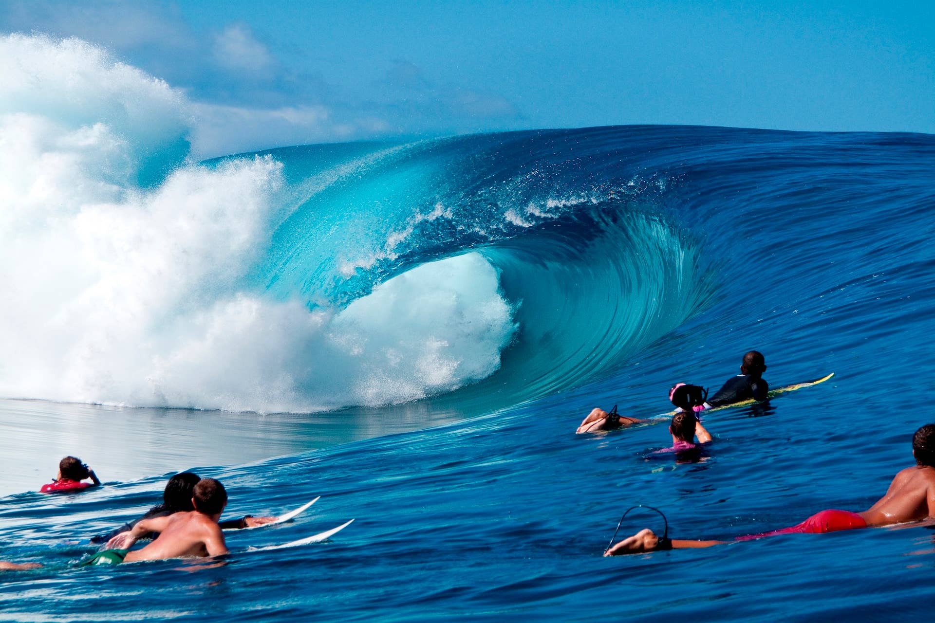 American Surfer Tragically Dies After Teahupo'o Wipeout - Surfer