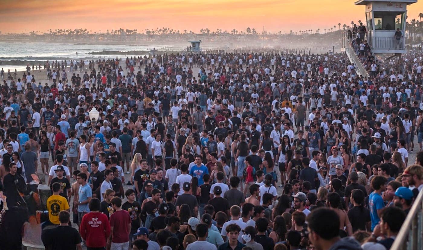 Newport Beach 4th of July Riots and Looting Caught on Video - Surfer