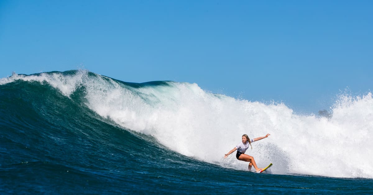 Watch: Erin Brooks Stomps 9.65 To Win Haleiwa Pro - Surfer