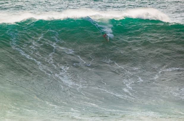Gallery: Chianca, Gabiera Make It A Brazilian Sweep At Nazare Big Wave ...
