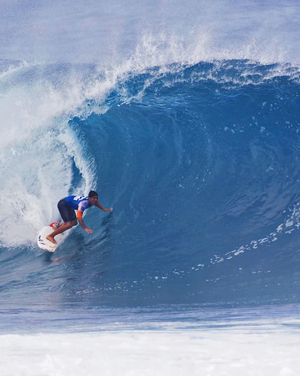 Holy Medina - Surfer