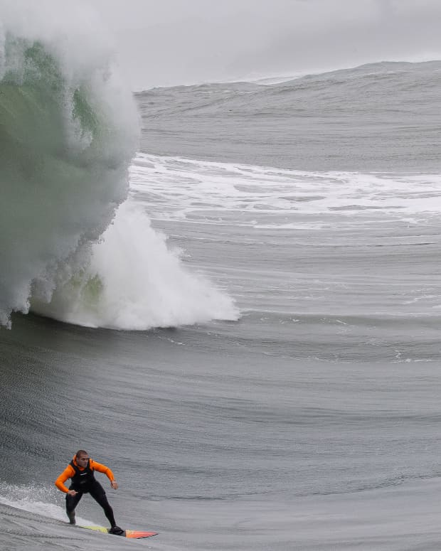 Video: Jojo Whelan Scores Wave Of The Day At Grande Todos Santos ...