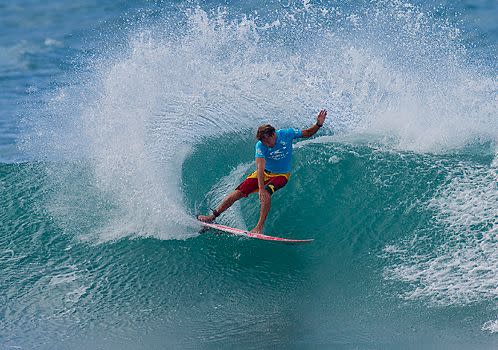 Raoni Monteiro Wins O’neill World Cup of Surfing Sunset Beach