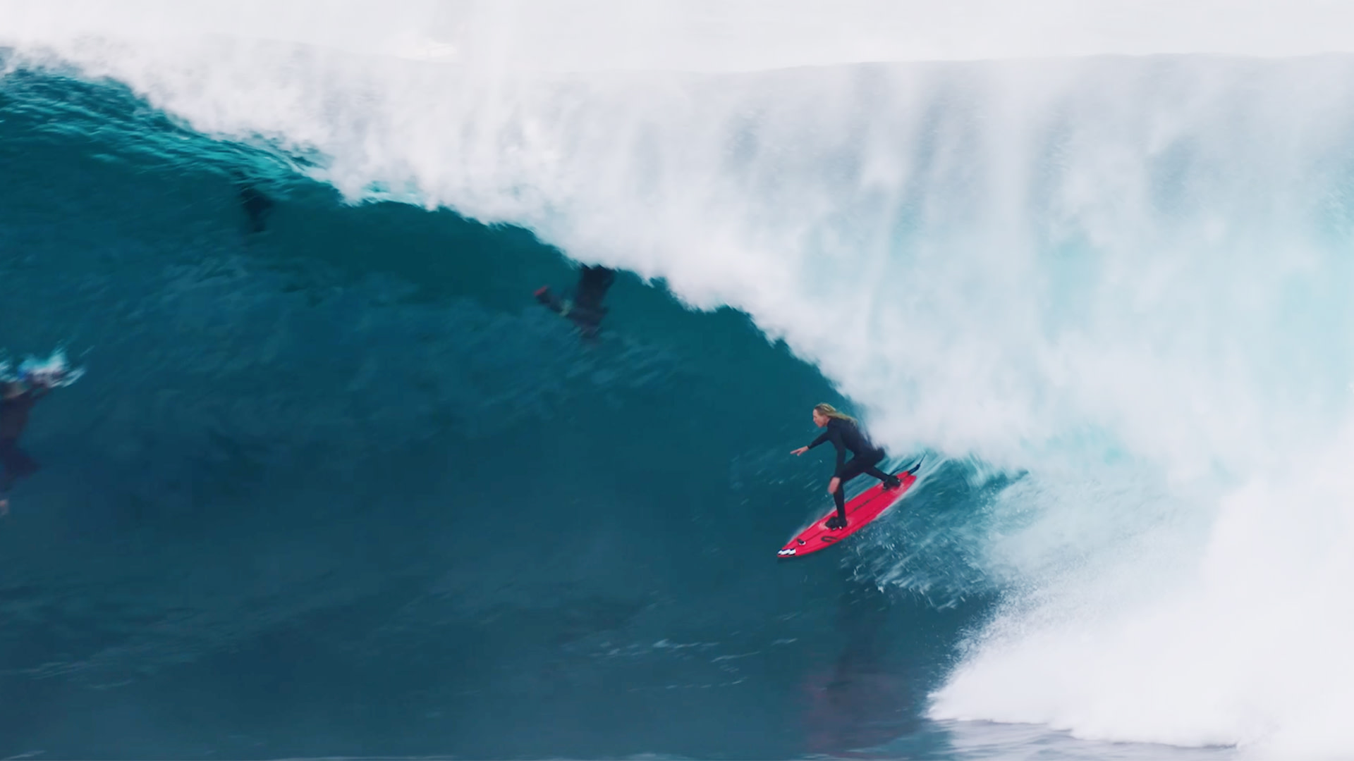 Laura Enever Surfs 12-Foot Shipstern’s Wave for Big Wave Challenge Entry