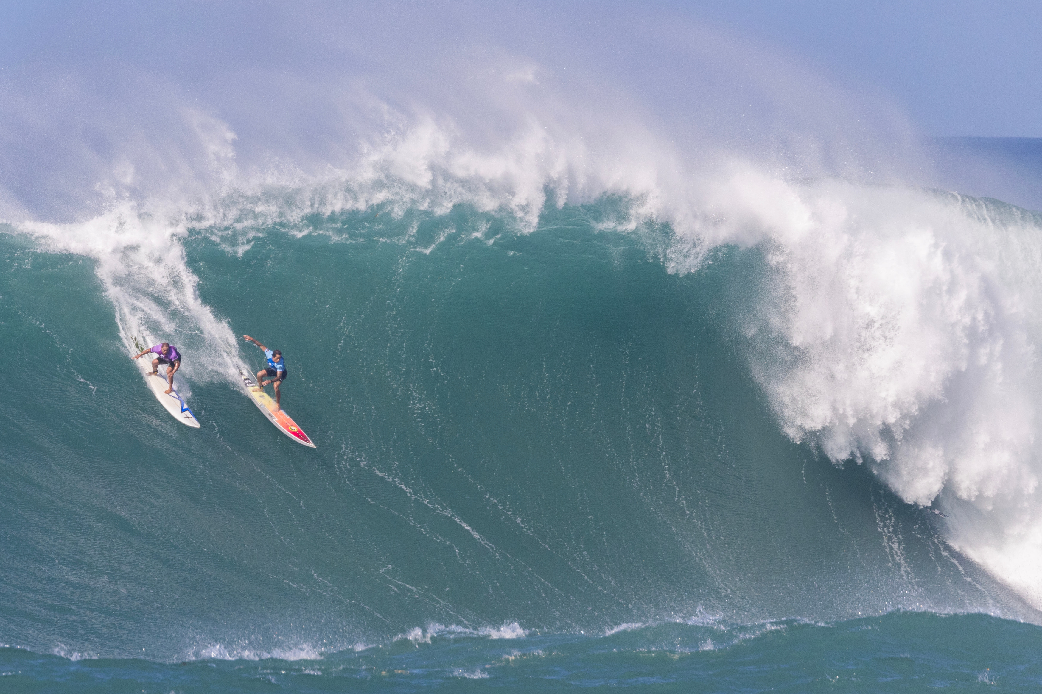 Gallery: Pumping Waves From the Eddie Aikau Big Wave Invitational