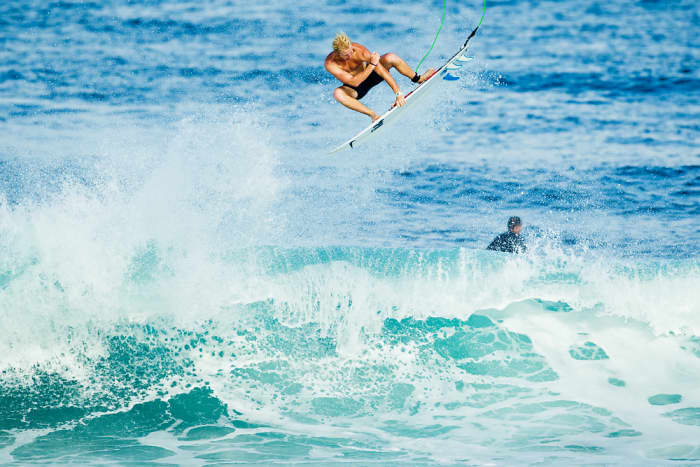 InfluencING Nat Young - Surfer