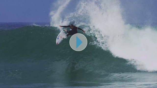 Reef // De Passage // 23:31 - Surfer