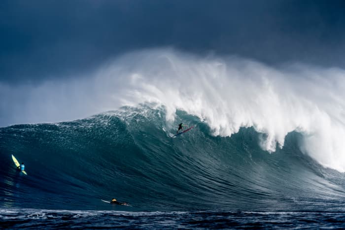 Billy Kemper Wins The 2015 Pe’ahi Challenge - The world celebrates one ...