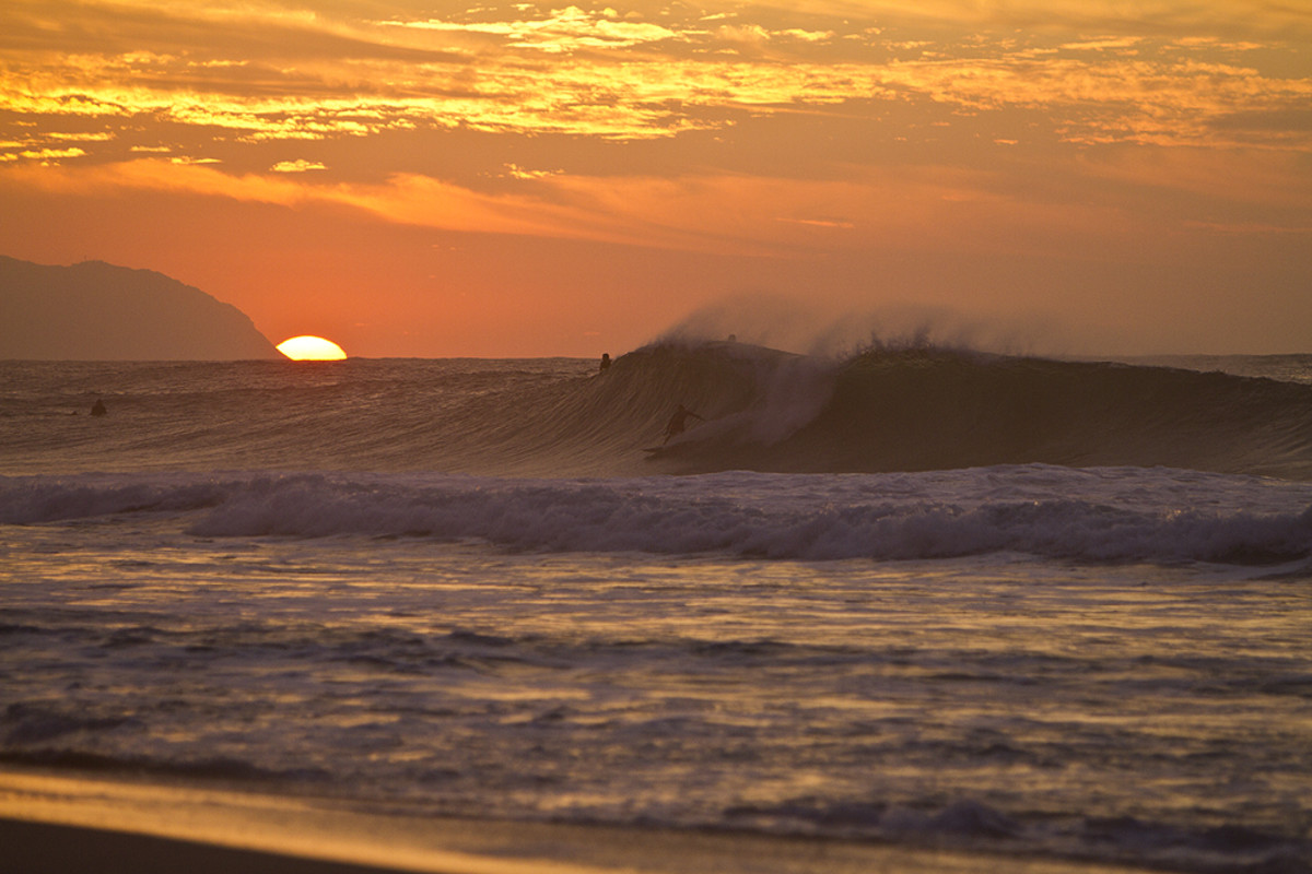 Off the Wall, Hawaii | SURFER Magazine - Surfer