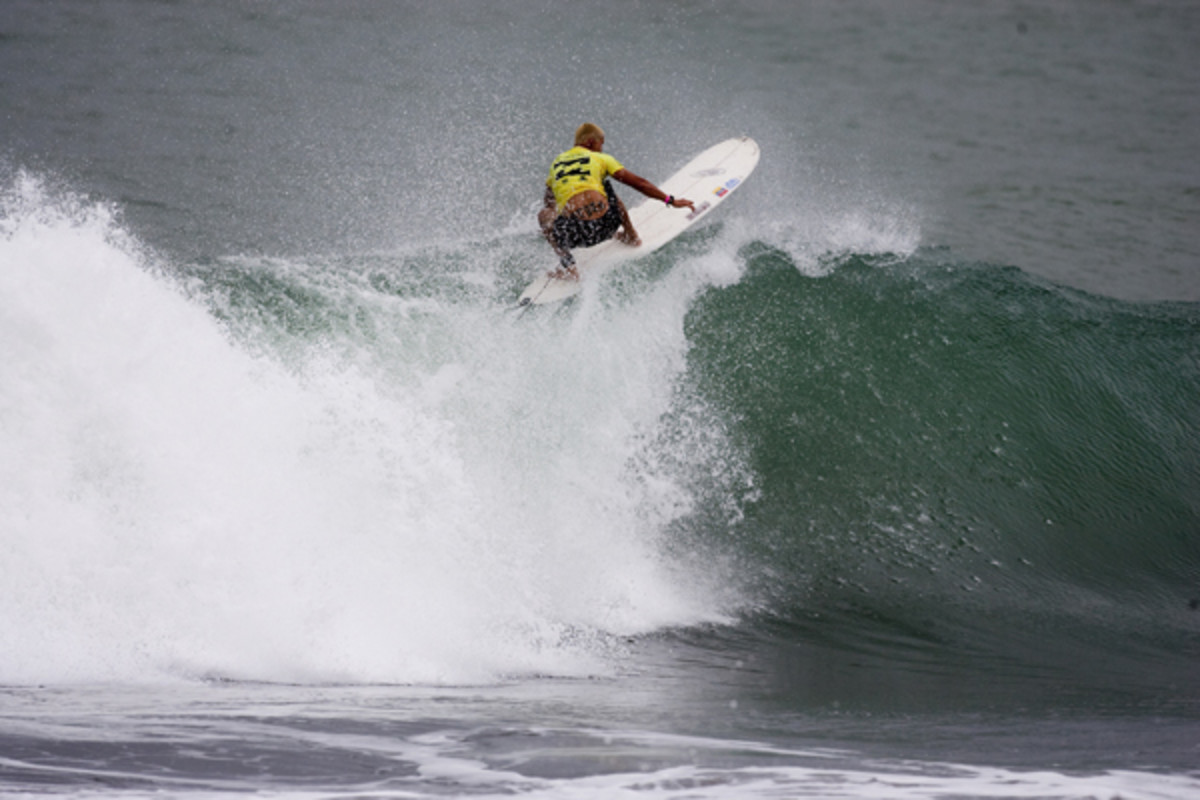 Longboarders Take Center Stage at Playa Hermosa - Surfer
