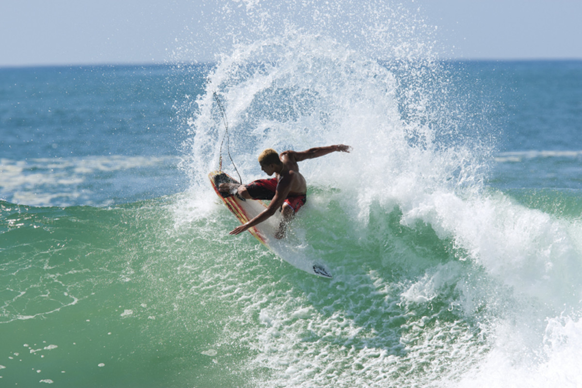 NSSA Surfer of the Month: Ezekiel Lau - Surfer