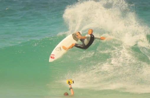 SURFING TV: Kelly Slater & John John Florence // Ehukai // 3:31 - Surfer