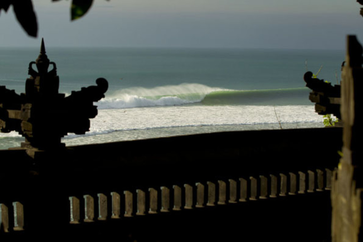 Jason Childs | Uluwatu - Surfer