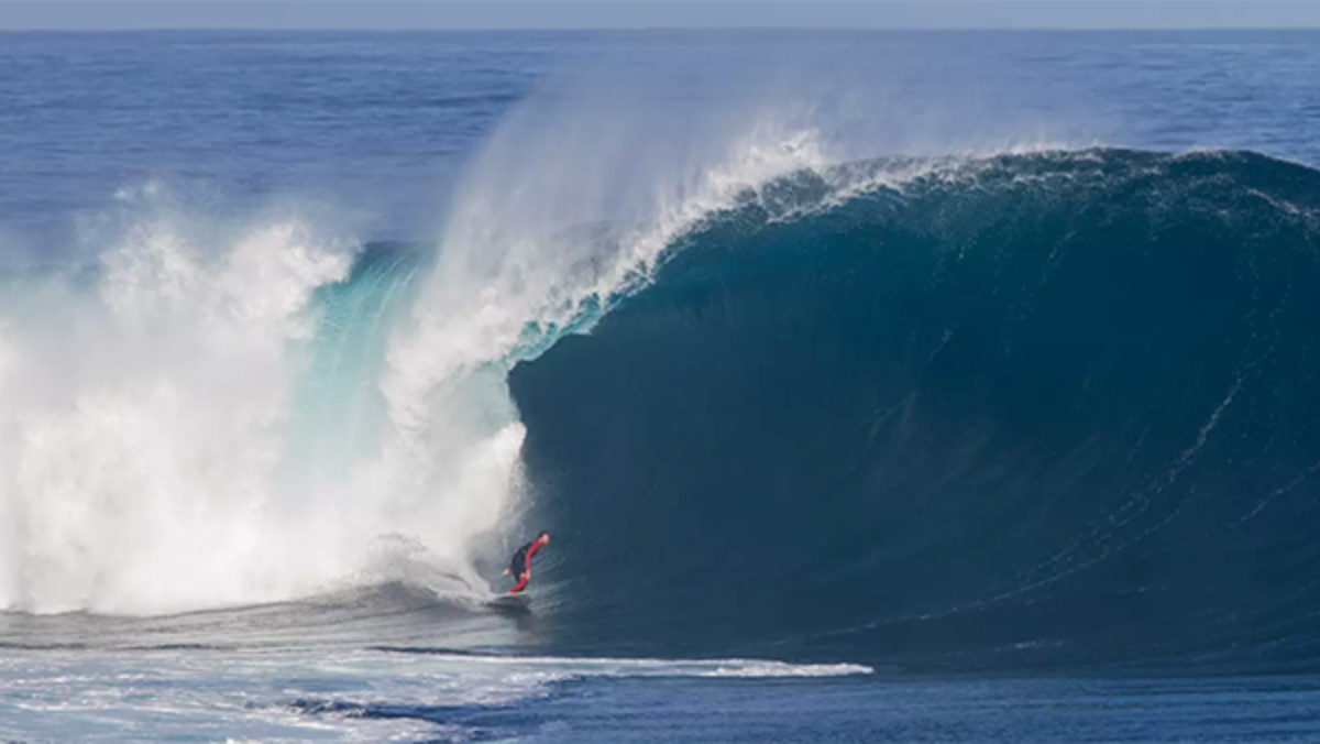 The Legend Of San Borondon - Surfer