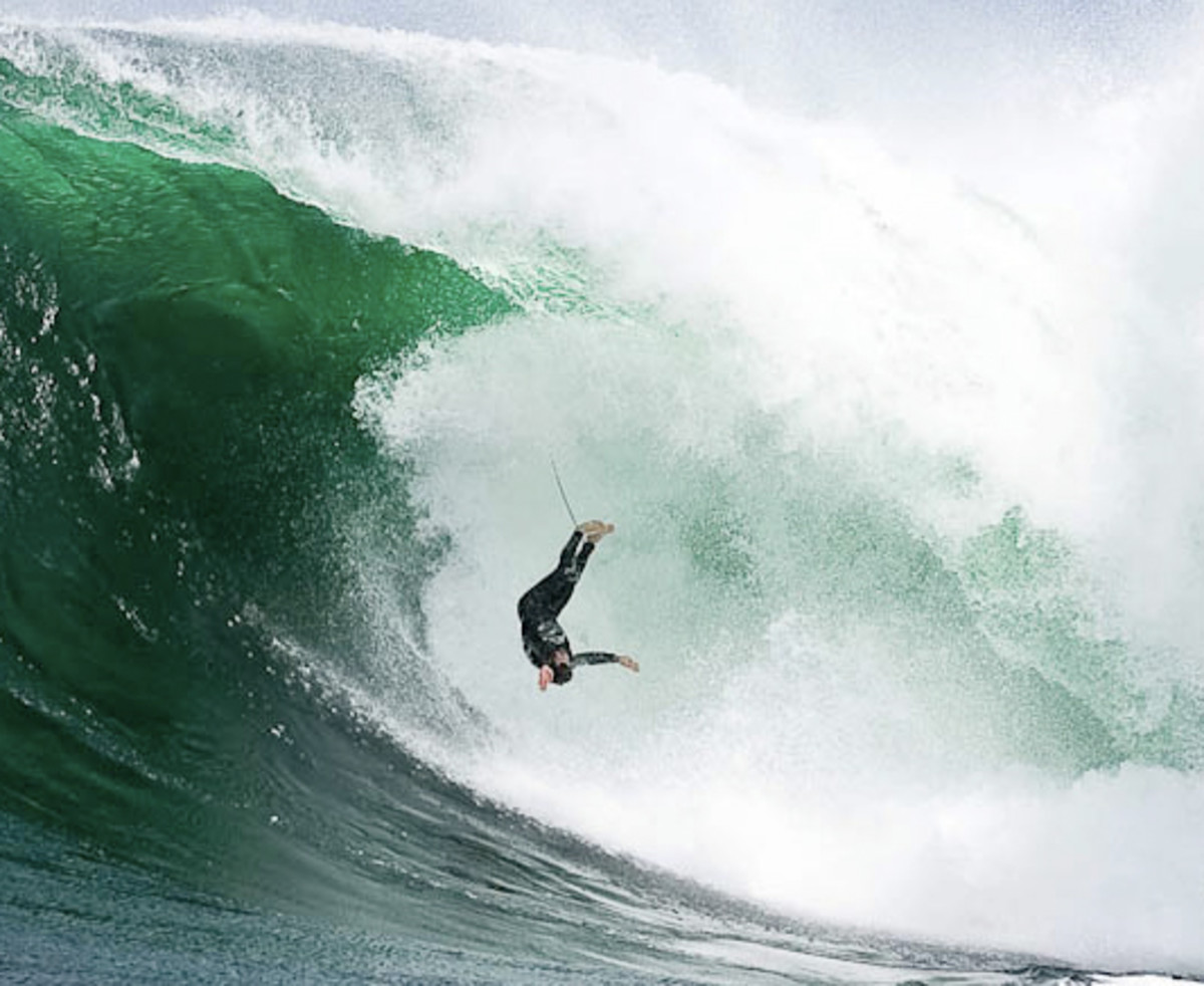 The Hub | 10.29.2009 - Surfer