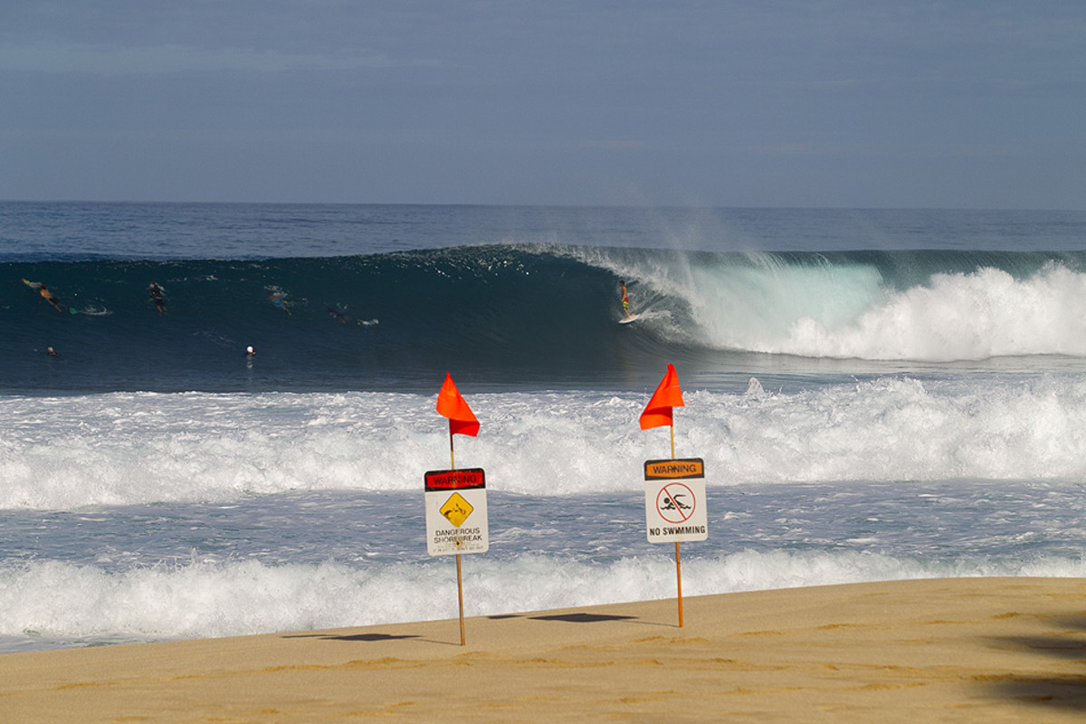 Grant Ellis | Ola Eleogram, Off The Wall - Surfer