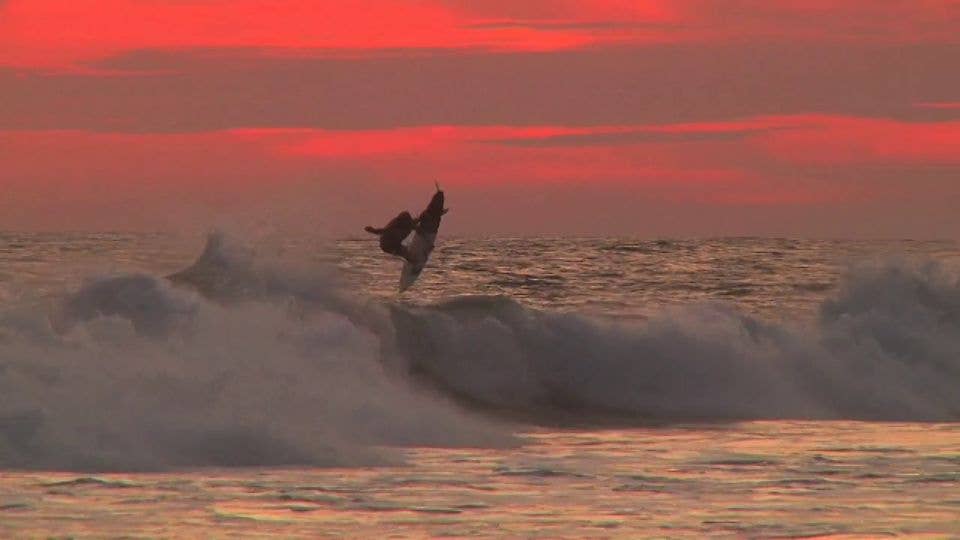 Multiple Personality Disorder: Episode 1 // 4:18 - Surfer