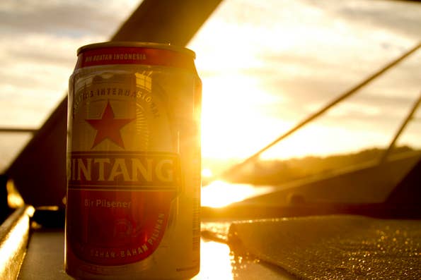 Indonesia Bintang Sunset - Surfer