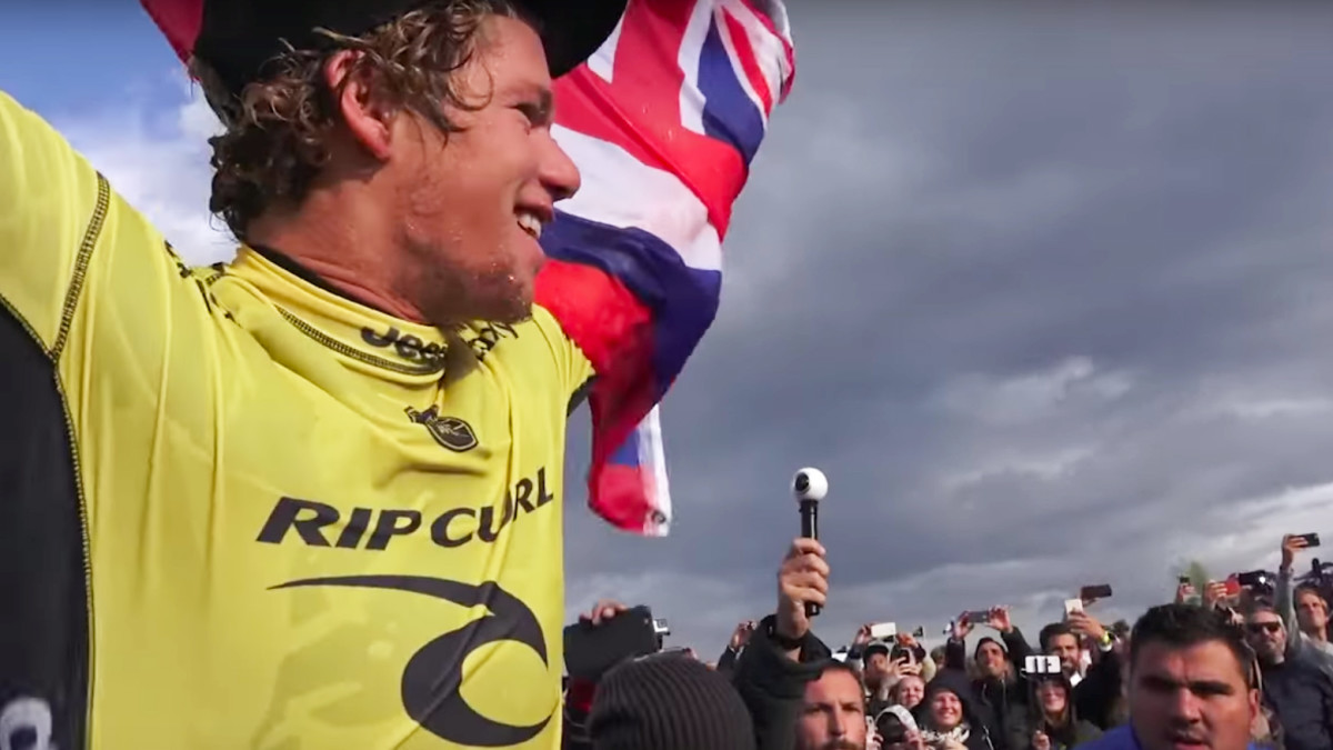 Tournotes: The Champ! - Surfer