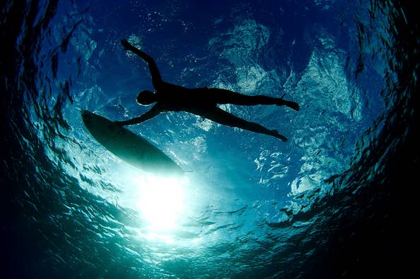 Morgan Maassen | Ellie-Jean Coffey | Tahiti - Surfer