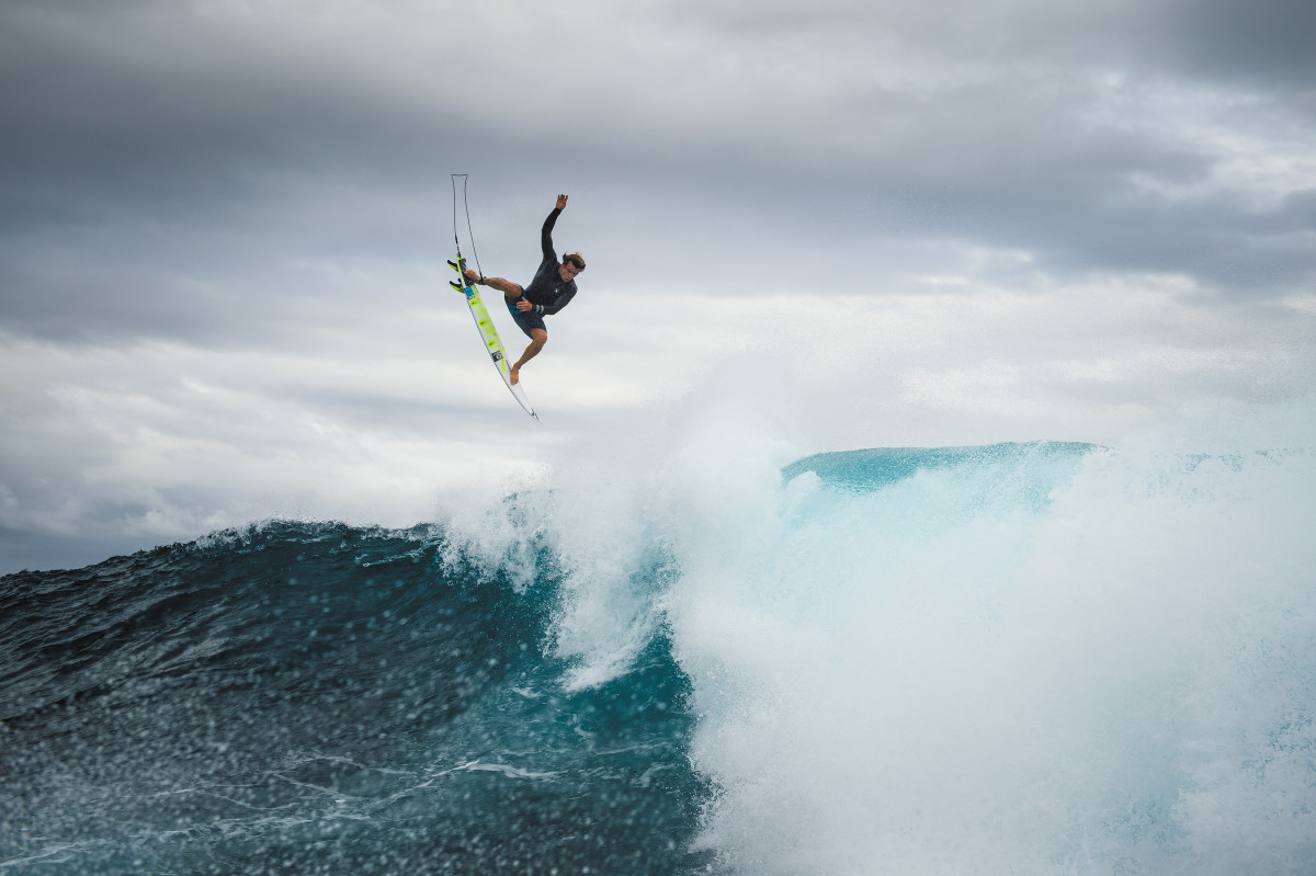 The Secret Aerial Technique Ft. Josh Kerr - Surfer