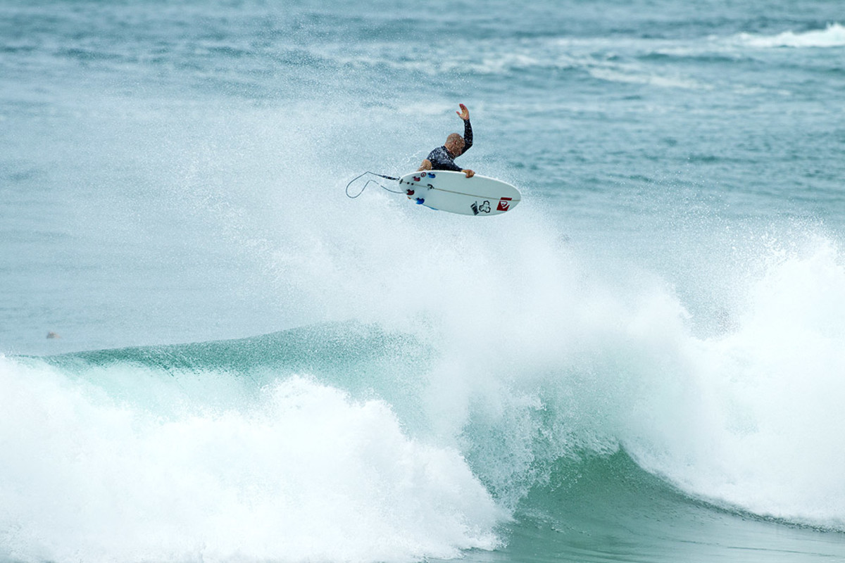 How to Beat Kelly Slater - Surfer
