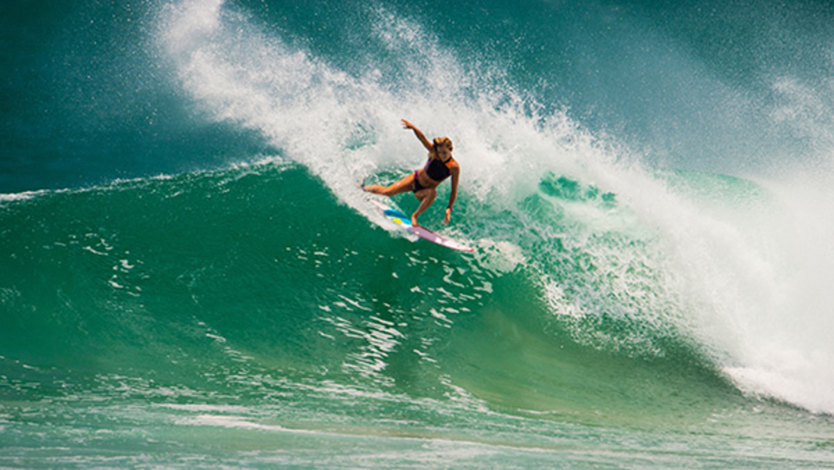 2015 Women's Reader Poll #5 - Surfer