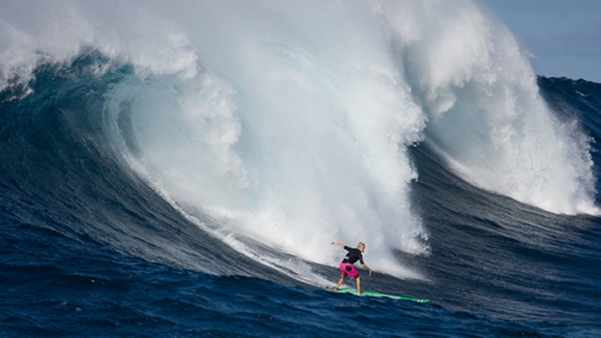 WSL Adds Women's Event to Big Wave Tour - Surfer