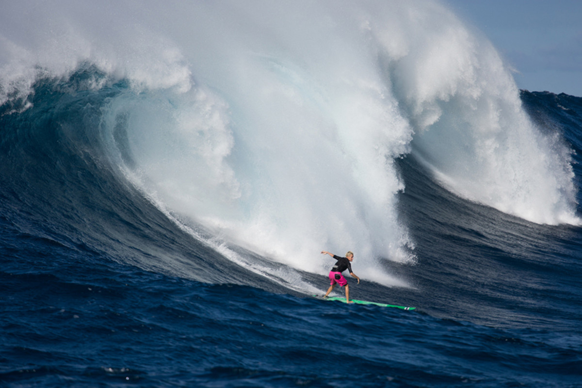 WSL Adds Women's Event to Big Wave Tour - Surfer